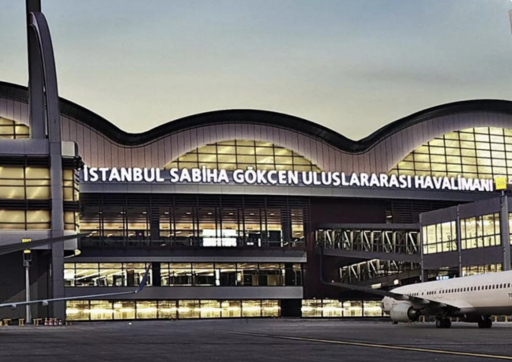 ФЕЙК: Український перекладач втік з переговорів у Стамбулі